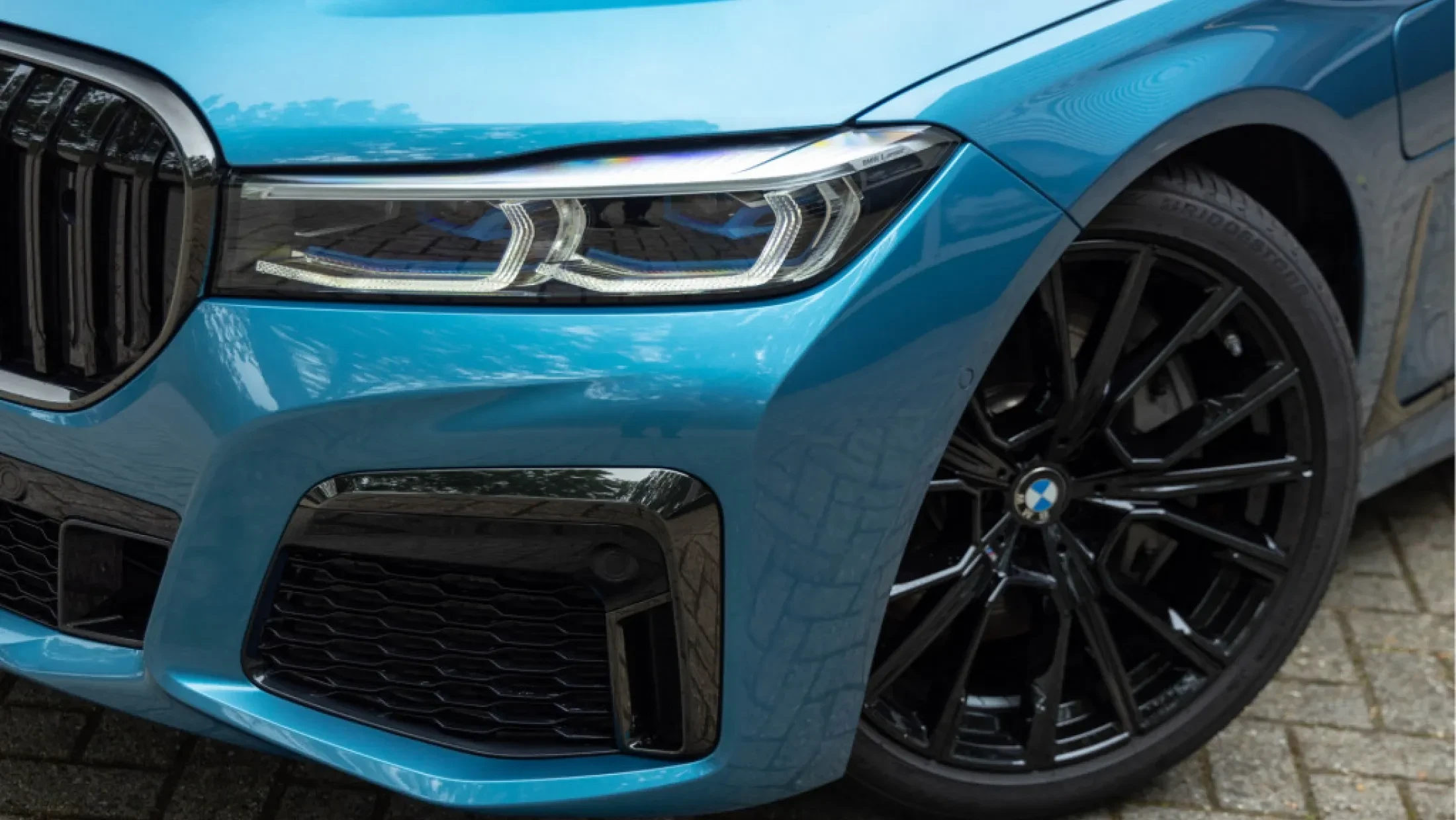 BMW 745Le Maldives Blue G12 LCI | Bergwerff Automotive